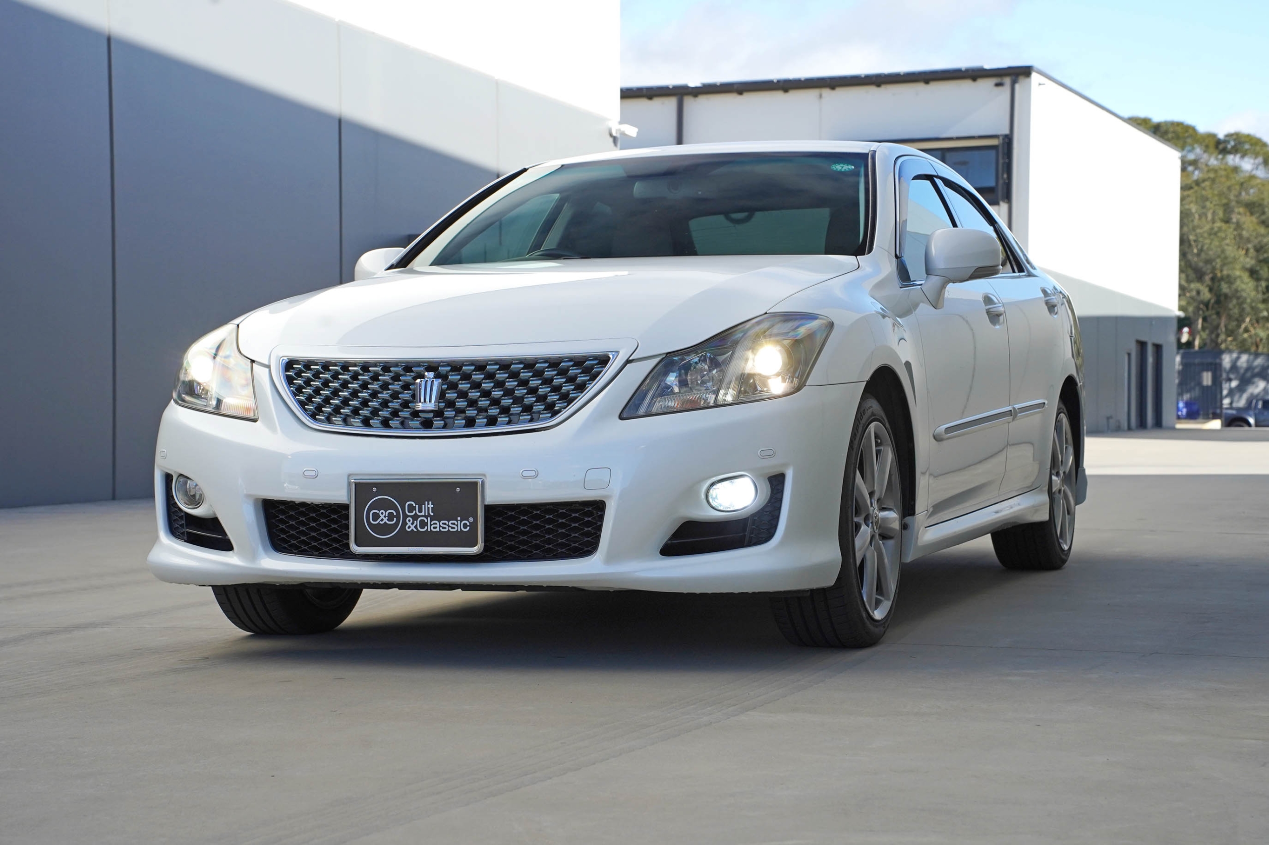 2010 Toyota Crown Athlete - Cult & Classic : Cult & Classic